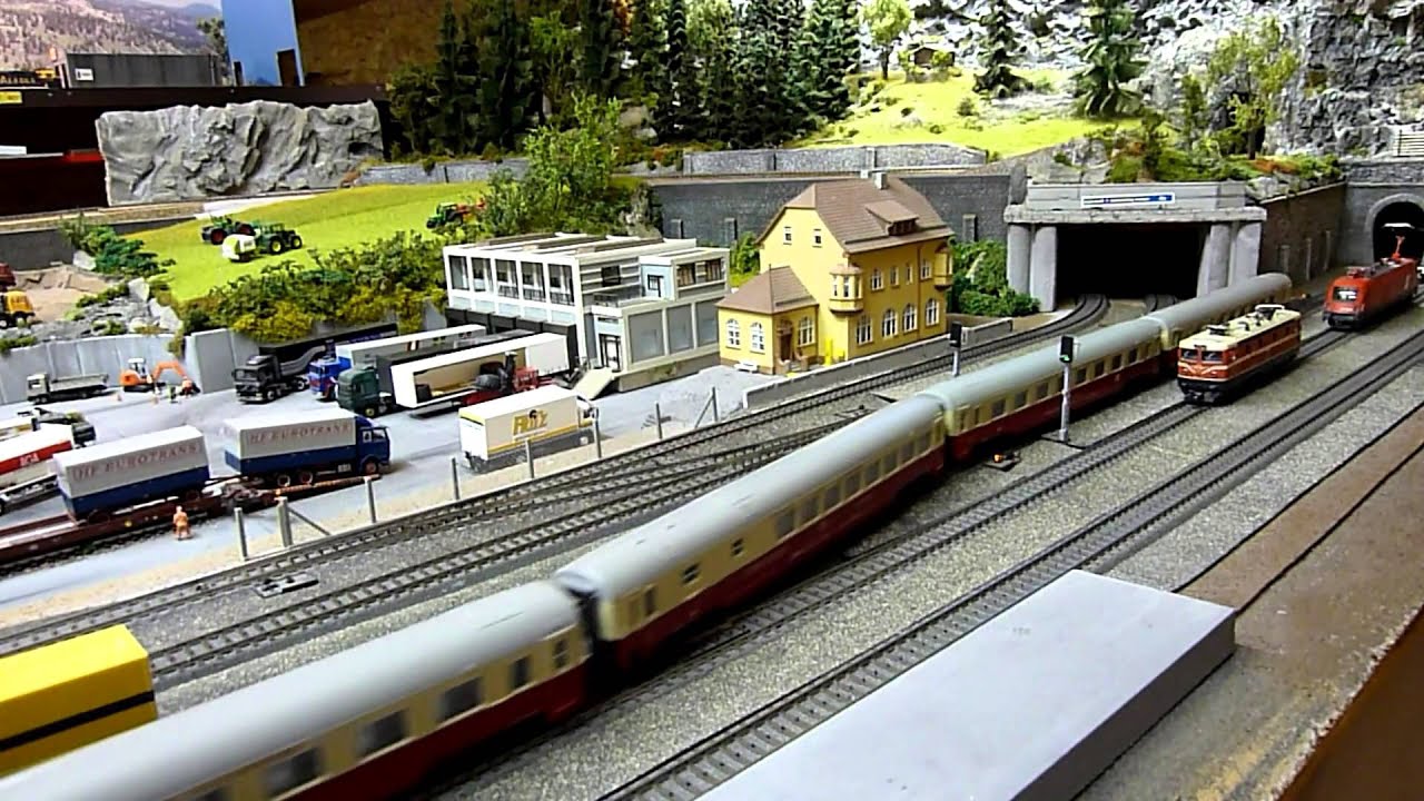 HO Modellbahn auf Biertischen ÖBB & DB Betrieb - YouTube