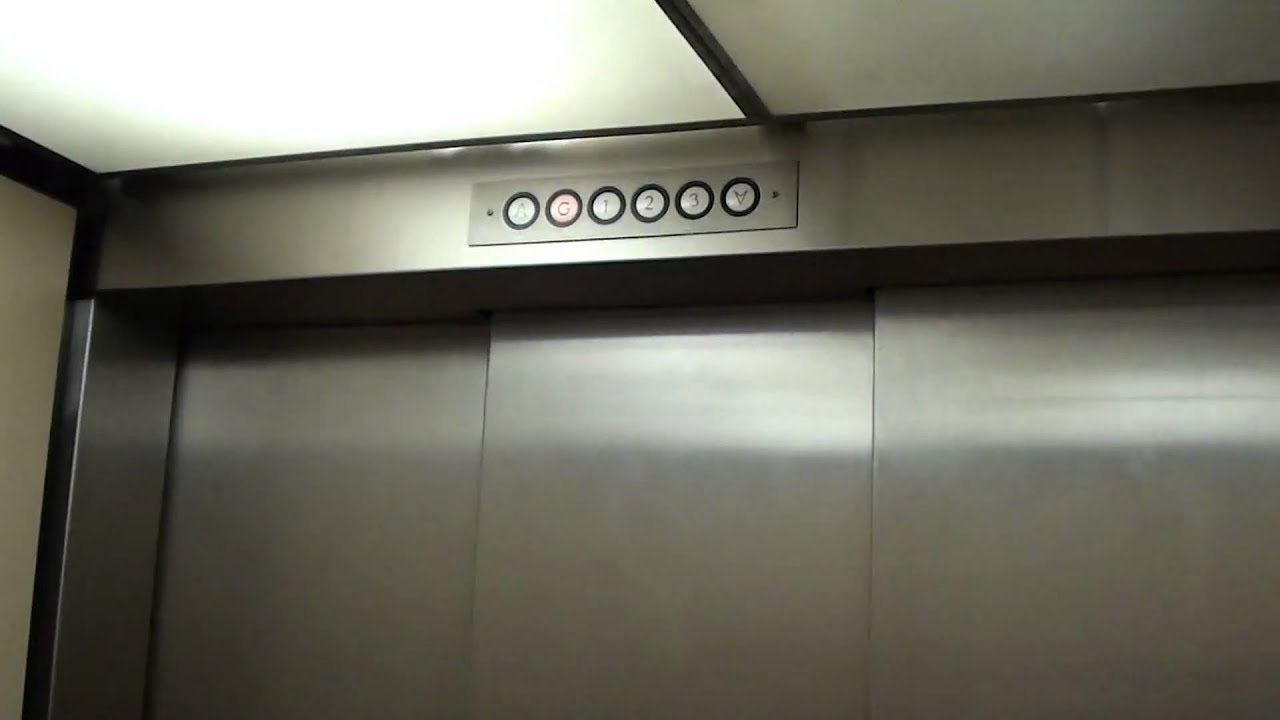 US Elevator with 3 speed door @ Engineering Building West @ Mizzou ...