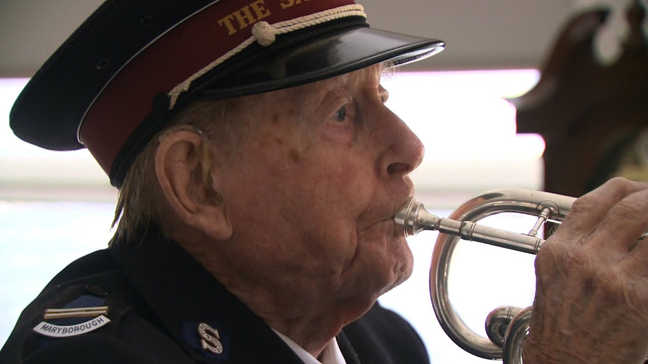 91 year old Thomas Clifford Jacobs prepares for ANZAC Day 24/04/2013 ...