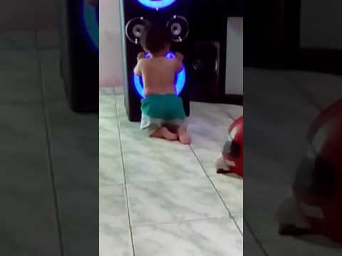 Meu Filho e minha sobrinha dançando funk