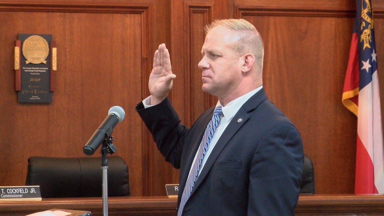 New chief of police takes charge in Jesup - YouTube