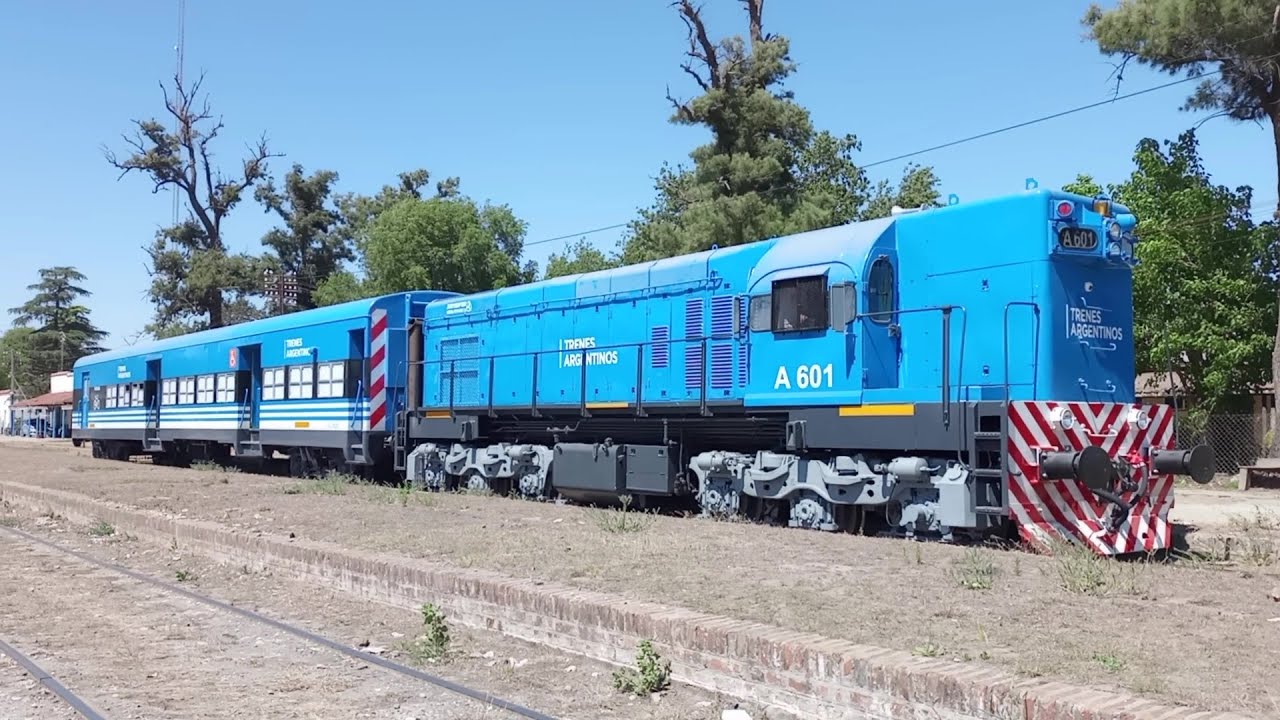 Arranque Locomotora EMD G12 A601 Trenes Argentinos - YouTube