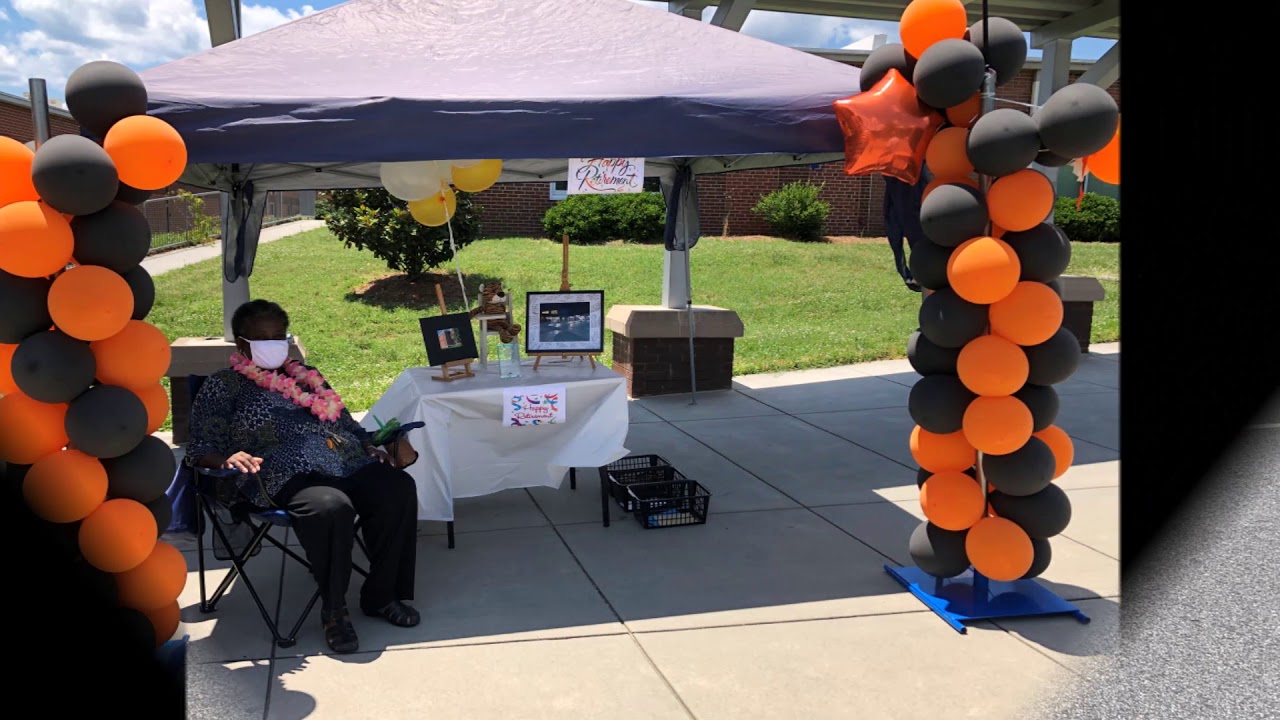 Ms. Kennedy's Retirement Parade - YouTube