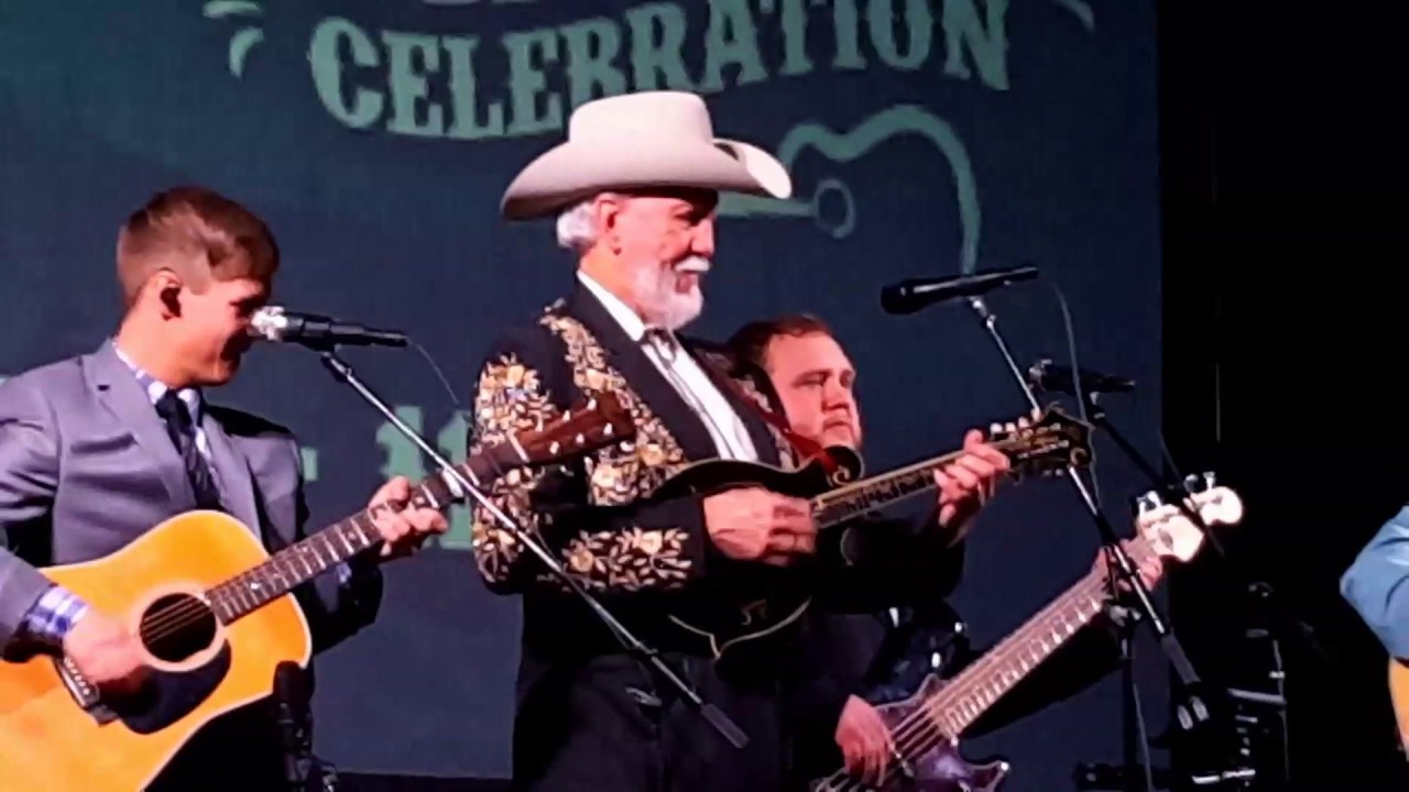 Doyle Lawson & Quicksilver / I'll Be WithYou - YouTube