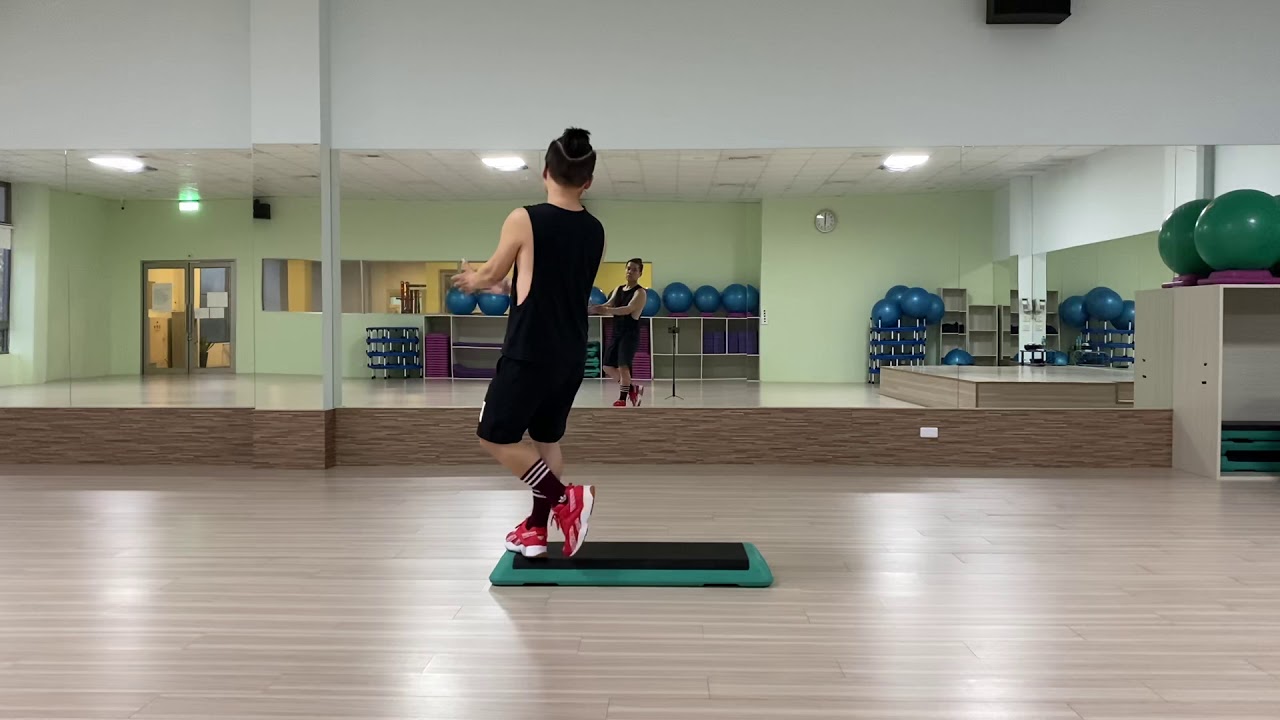 2020-03-09（一）舞動階梯編排 Aerobic Step choreography symmetry - YouTube