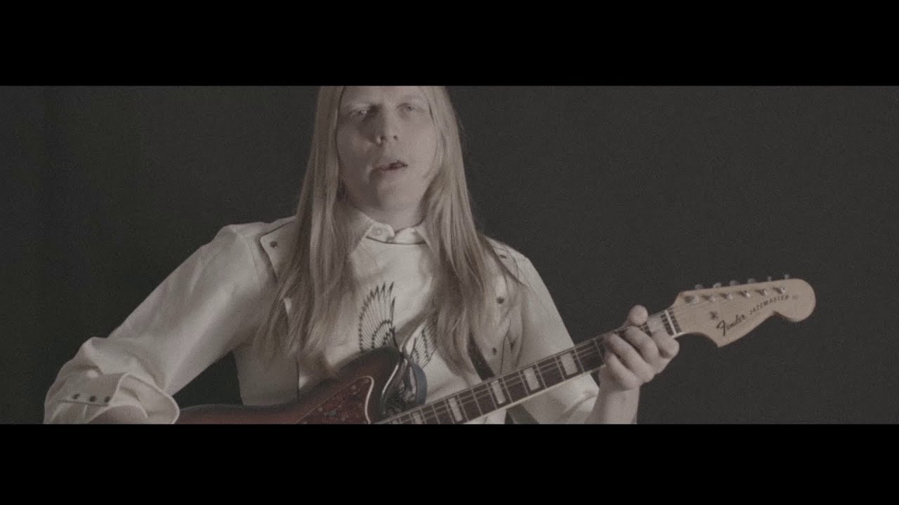 New Silver Girl : Pale Statement Pieces - YouTube