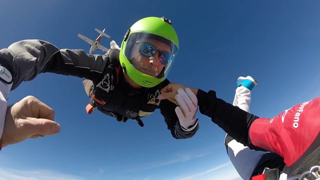 Skydiving 2016 Fun with friends - YouTube