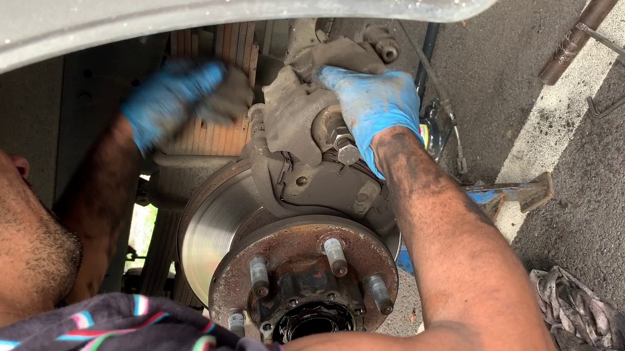 IVECO DAILY D POSE DE DISQUES PLAQUETTES ARRI RE SUR IVECO DAILY YouTube iveco-daily-d-pose-de-disques-plaquettes-arri-re-sur-iveco-daily-youtube