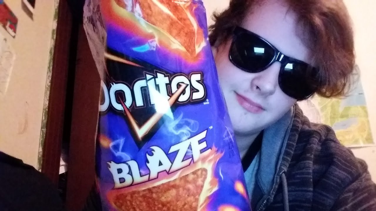 EATING DORITOS BLAZE CHIPS! Fluffy Vlogs #1 - YouTube