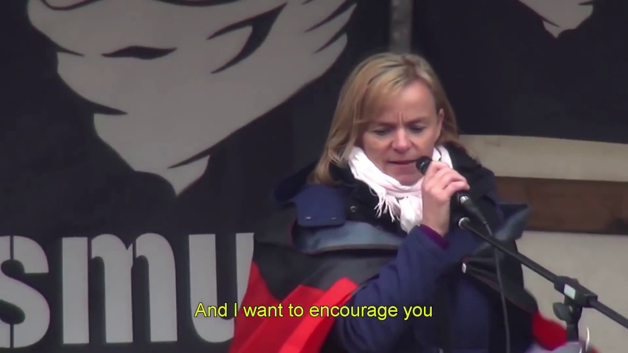 Heidi Mund at the rally of Islam critics in Hannover 2014 - YouTube