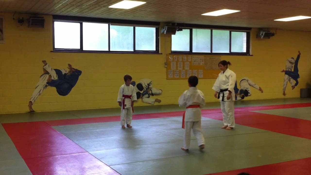 Trowbridge Trophy - Fight 1 - YouTube