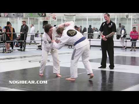 #286 TRIANGLE CHOKE! Girls Grappling @ NEW BREED NJ Tournament   • Women Wrestling BJJ MMA Female