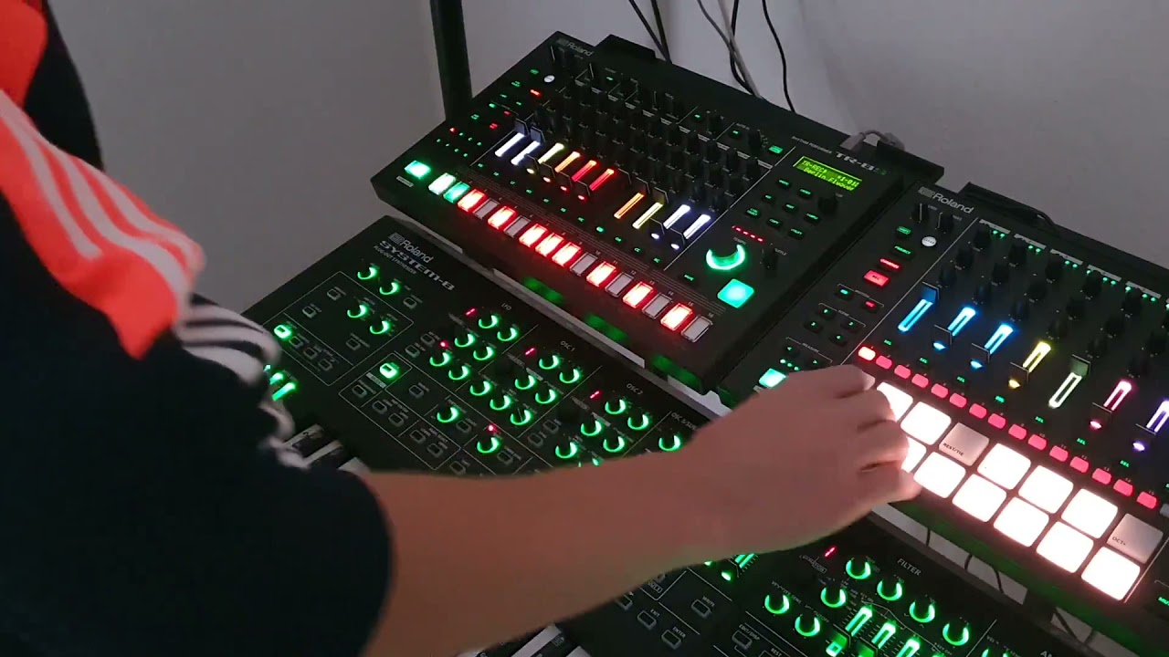 Live Session TR8S + MC 707 + System 8 - YouTube