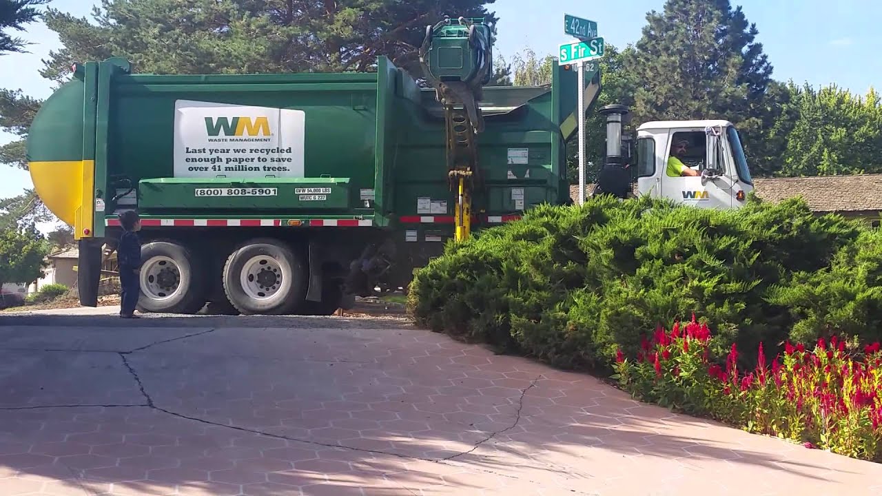 Carsten garbage day - YouTube