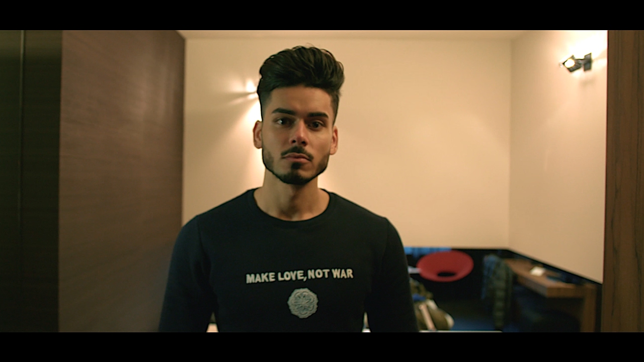 DÈSCY • Abbas Momo (Carbon) - YouTube