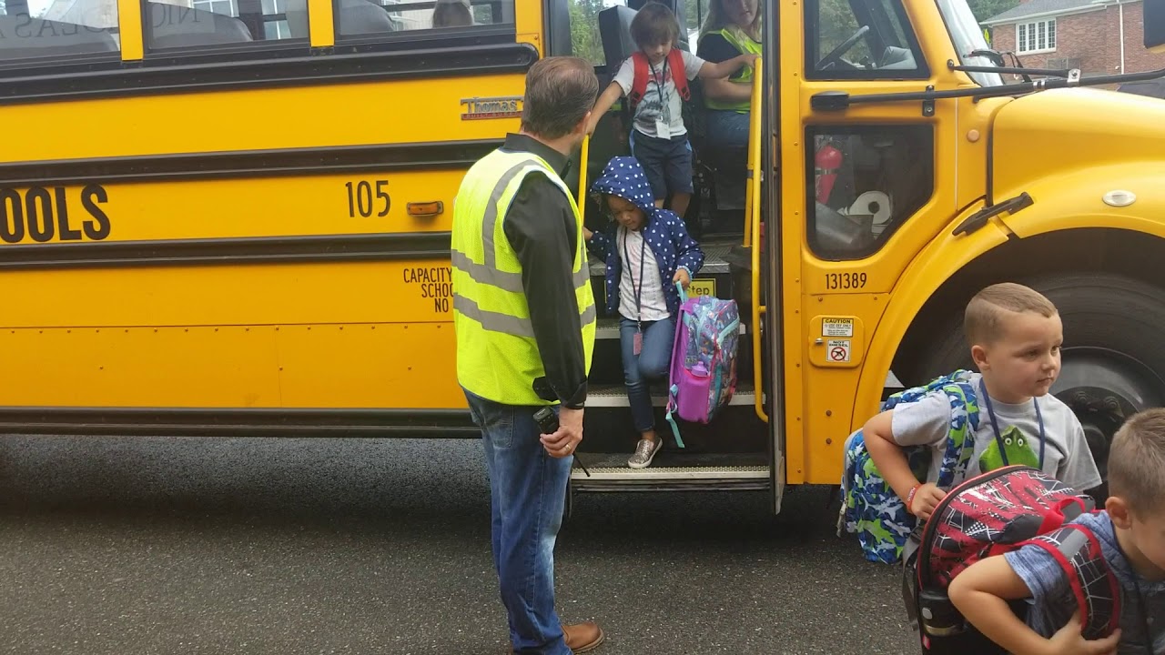 School bus first day of school - YouTube