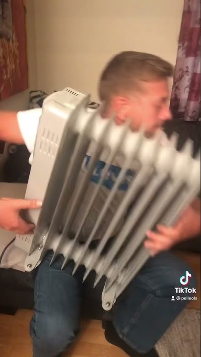 Drunk accordion player - YouTube