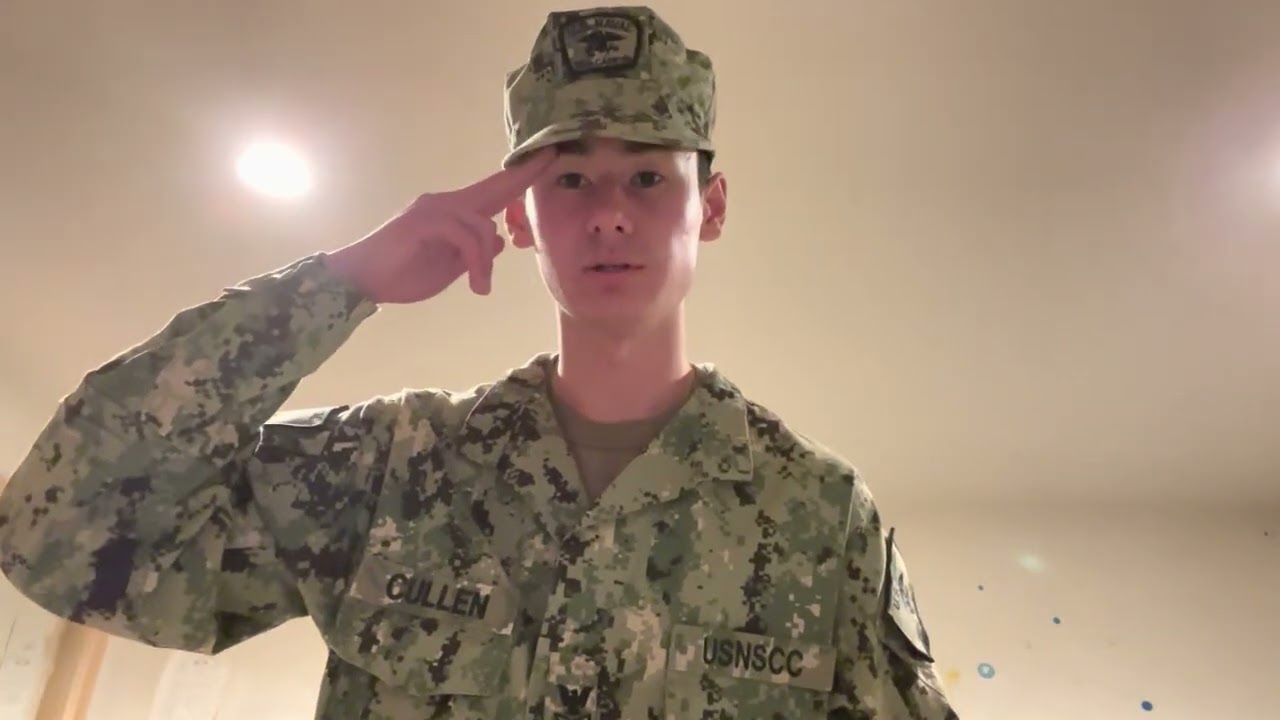 How to Salute in Navy Working Uniform - YouTube