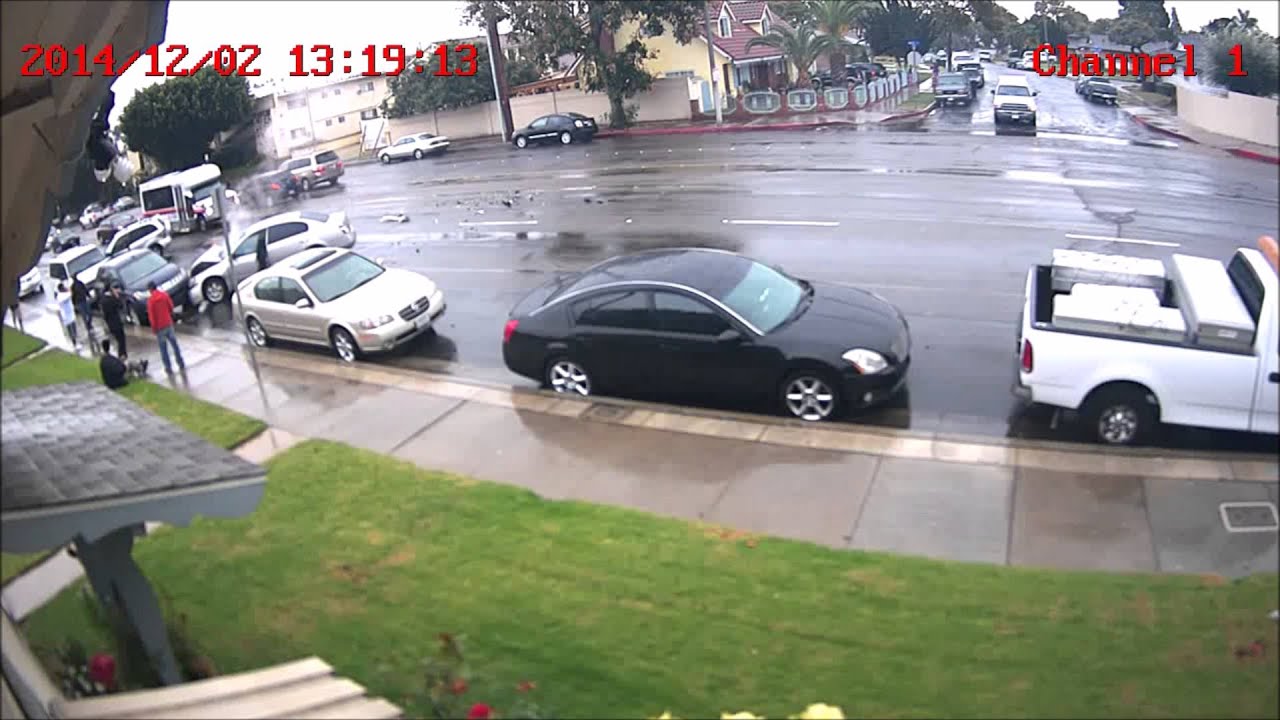 Car crash in Ball Rd. - YouTube