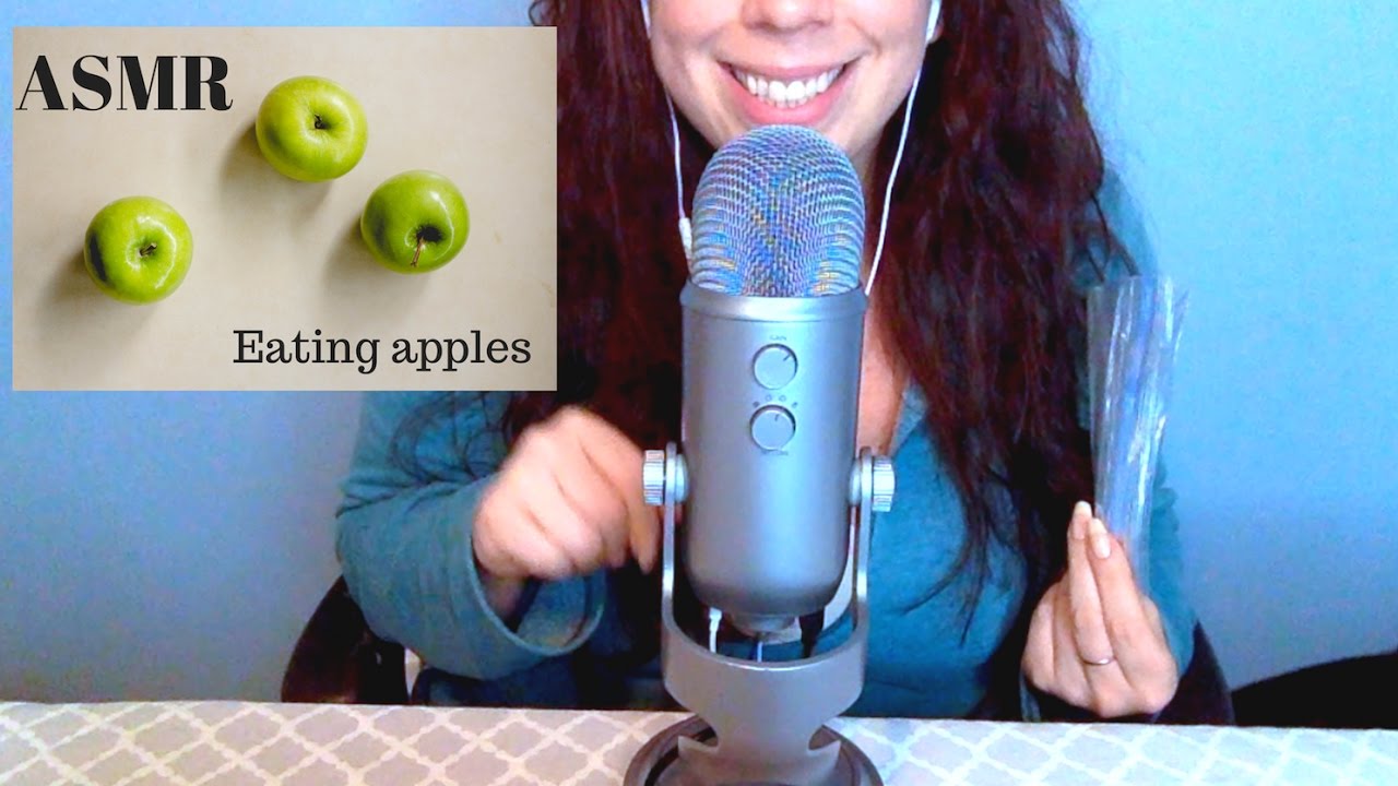 ASMR *Eating Sounds* Eating Apple slices, Mouth sounds - YouTube