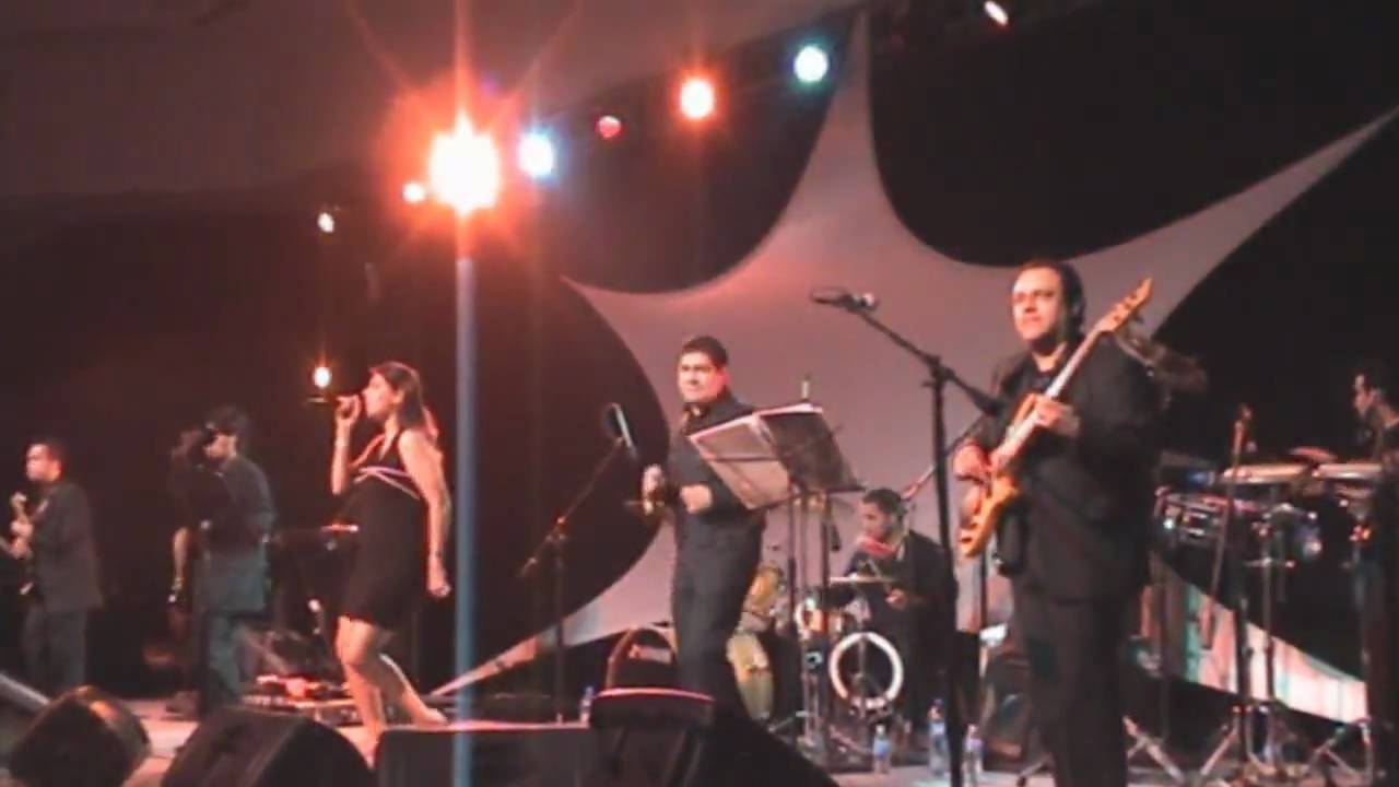 Excalibur Band New Year 2010 party (8 piece band) HD - YouTube