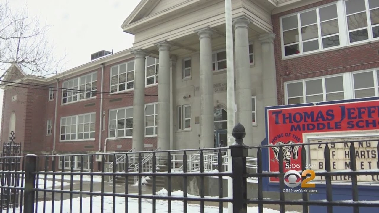 Ruptured Pipe Causes Problems At Lodi School - YouTube