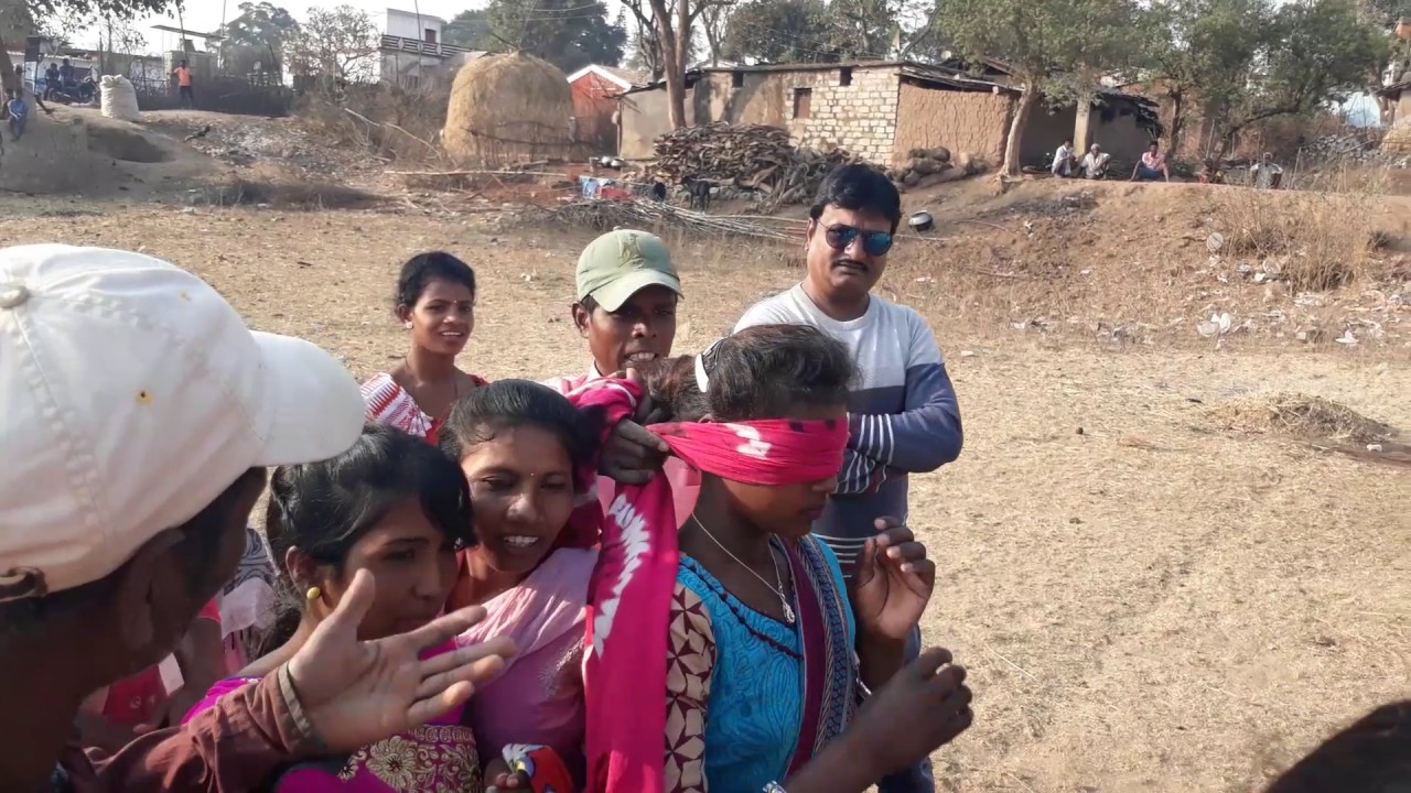 Matki fod game play in Indian village | गांव की मिट्टी की सोंधी खुशबू ...