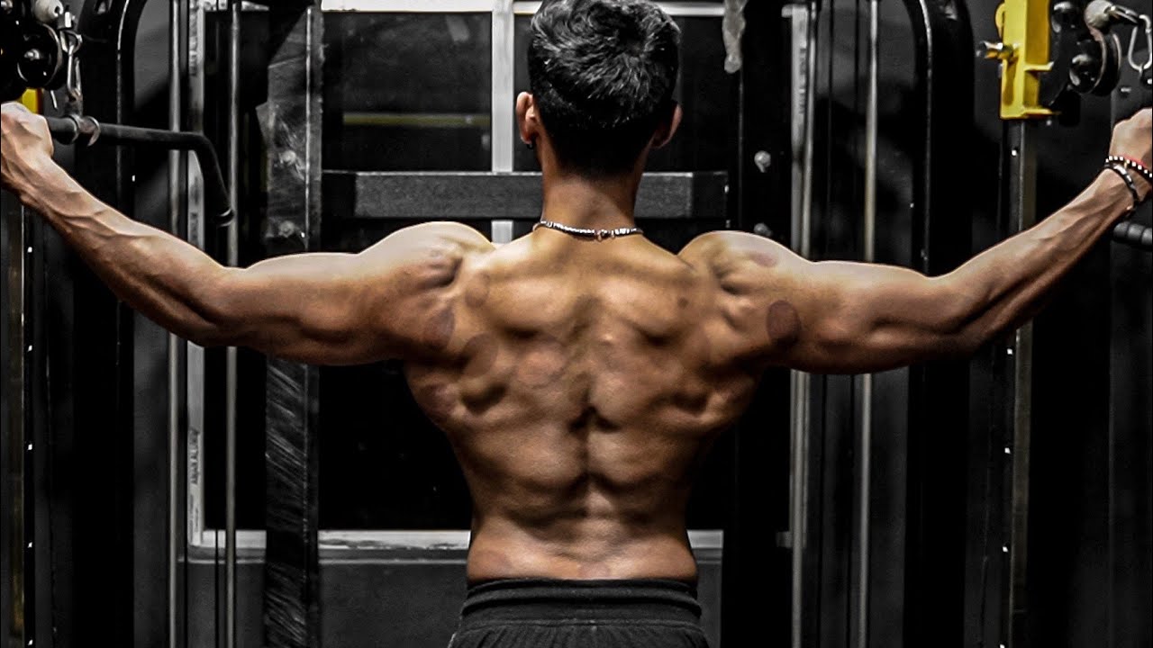 WINTER BULK DAY 47 | VOLUME BACK TRAINING - YouTube