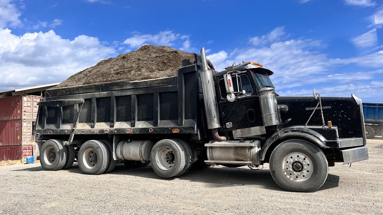 JA AGGREGATES | BARGE LOADING 5000 TONS OF Gravel | S3•E7 #kenworth # ...