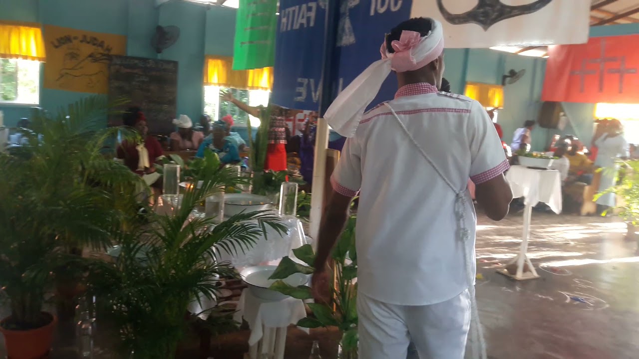 Pastor Mitchell preaching the days messages Christmas Sunday service 🔥🔥 ...