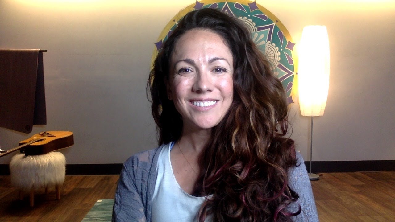 YOGALIVE™ with Megan Carson Macon, USA - [40 ]min Energizing Flow - YouTube
