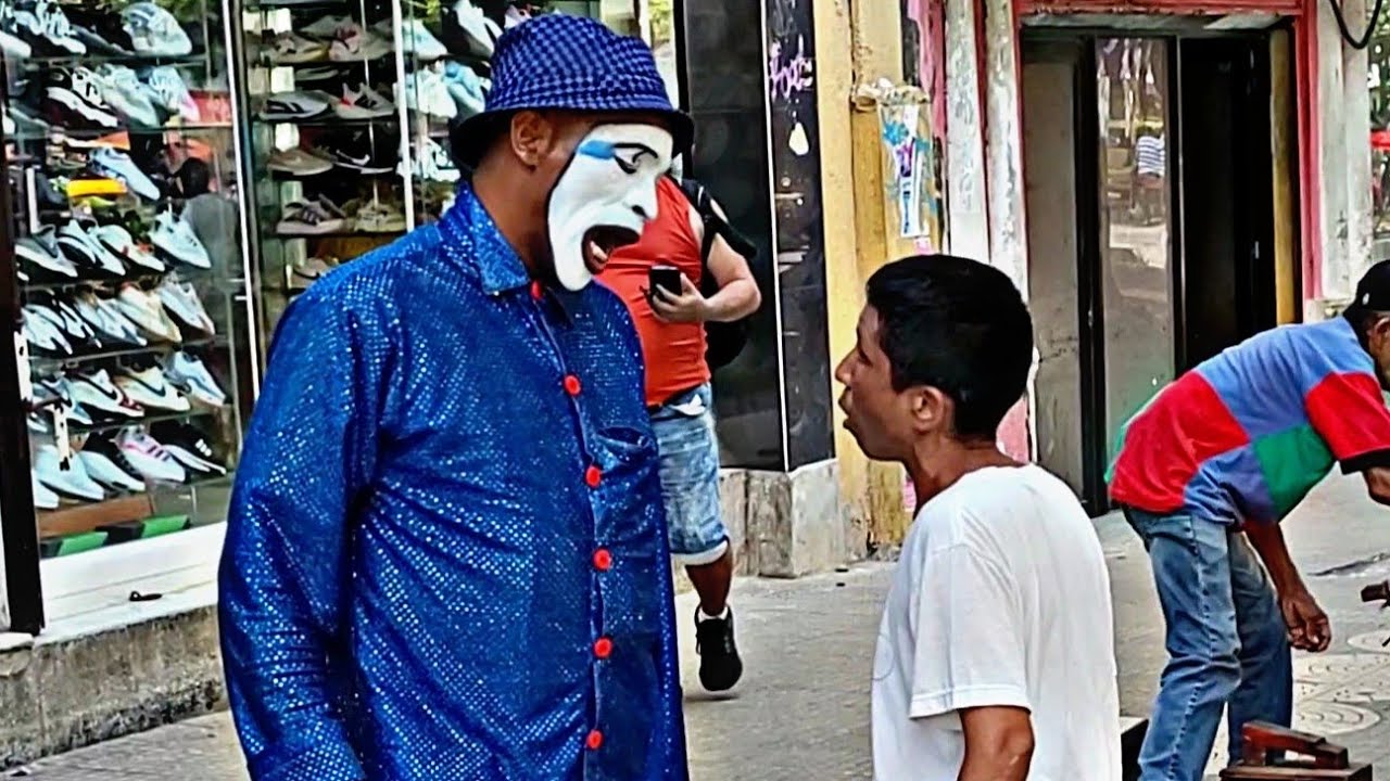 el mimo de barranquilla, mira lo que le intentan hacer al mimo - YouTube