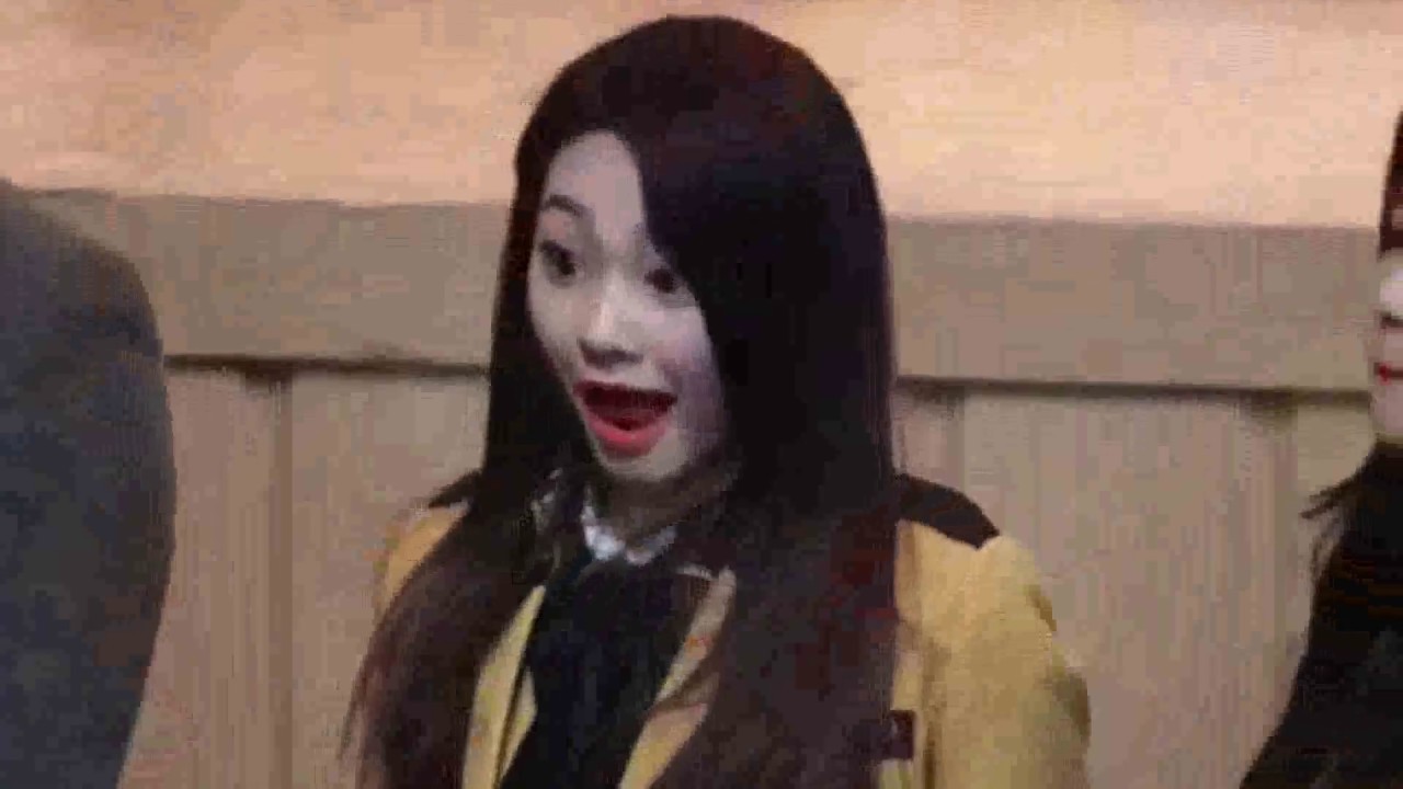 NCT MARK & MINA GRADUATION MOMENT - YouTube