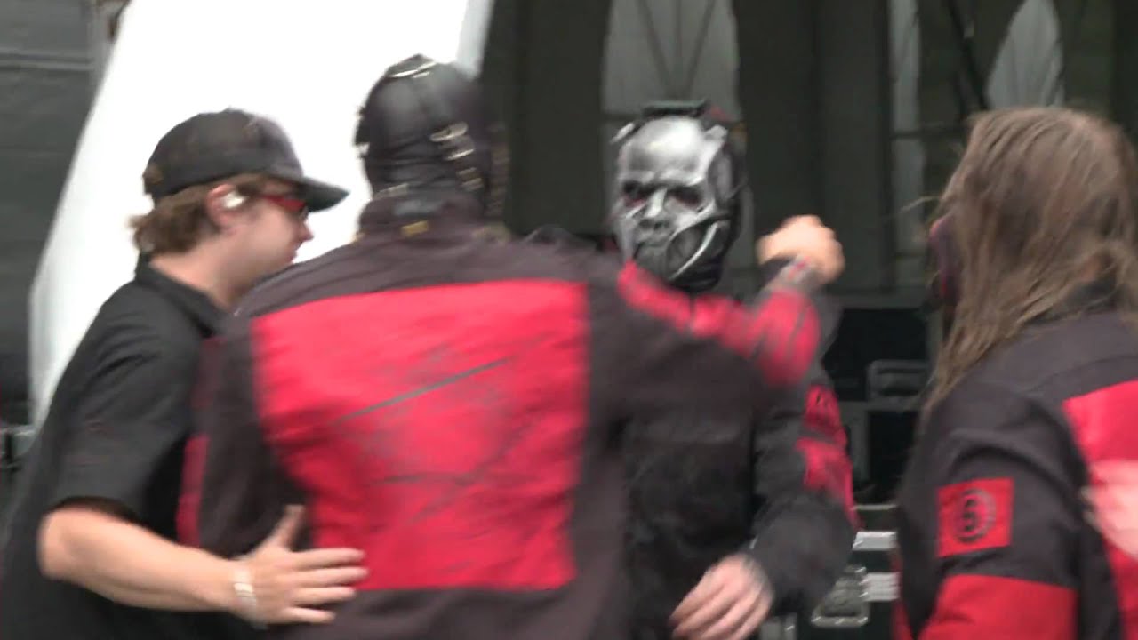 Slipknot Backstage at Sonisphere - Content preview of Offical USB ...