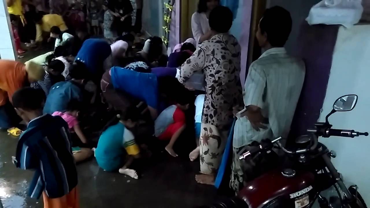 Ultah putri nisabi - YouTube