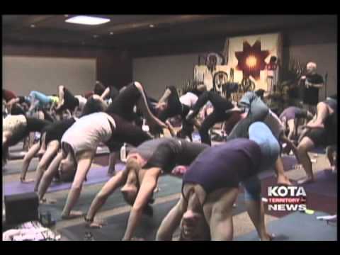 John Friend teaches anusara yoga i - YouTube
