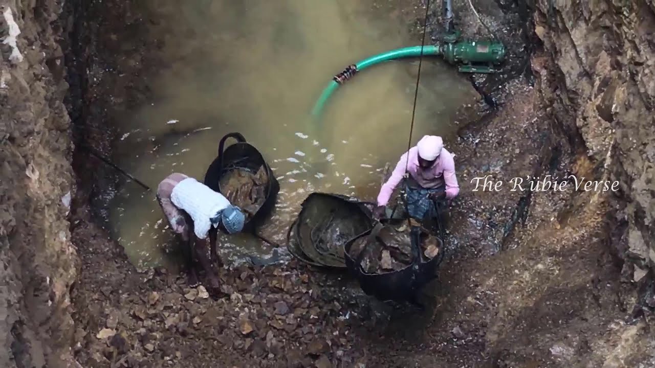 HAND DIGGING A WELL IN INDIA | TAMIL NADU, Part 13 - YouTube