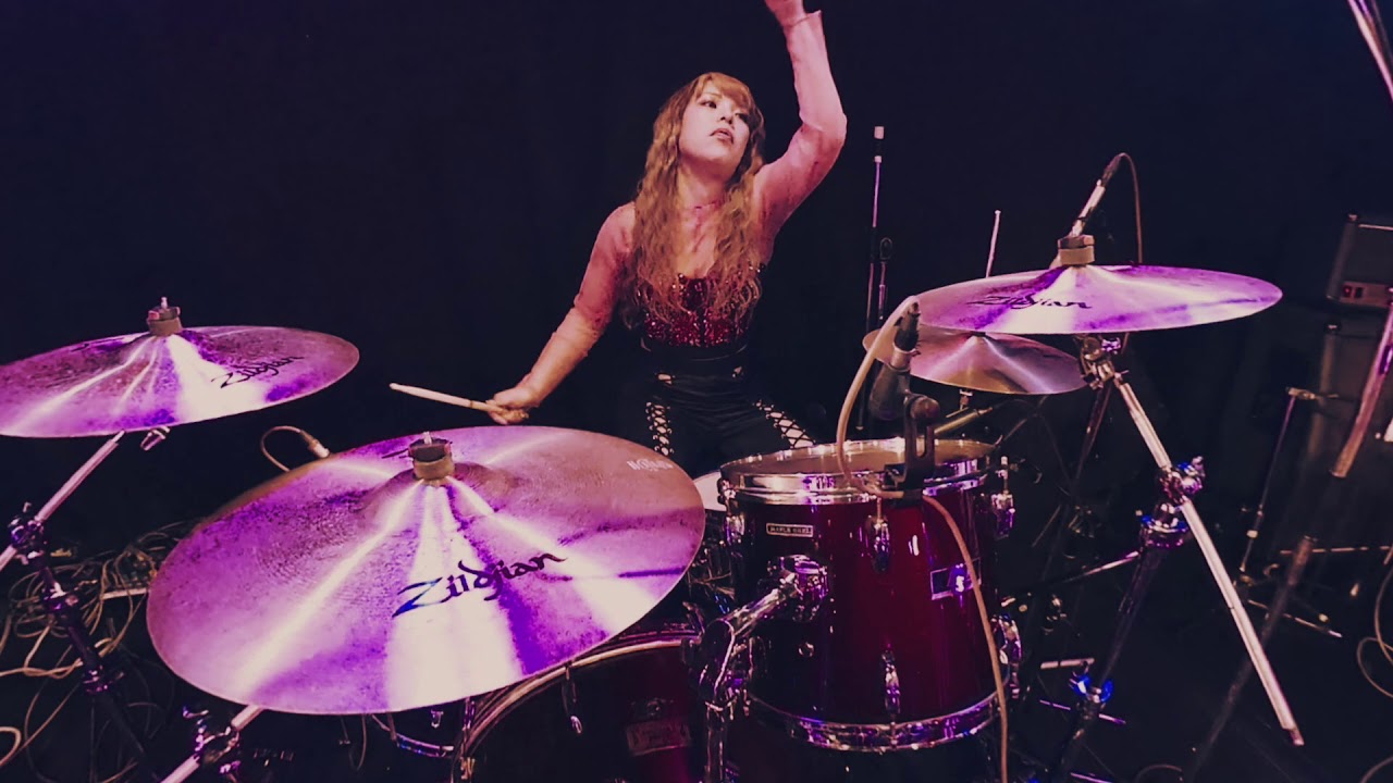 BINJU 『PINK NEON LIGHTS』MusicVideo - YouTube