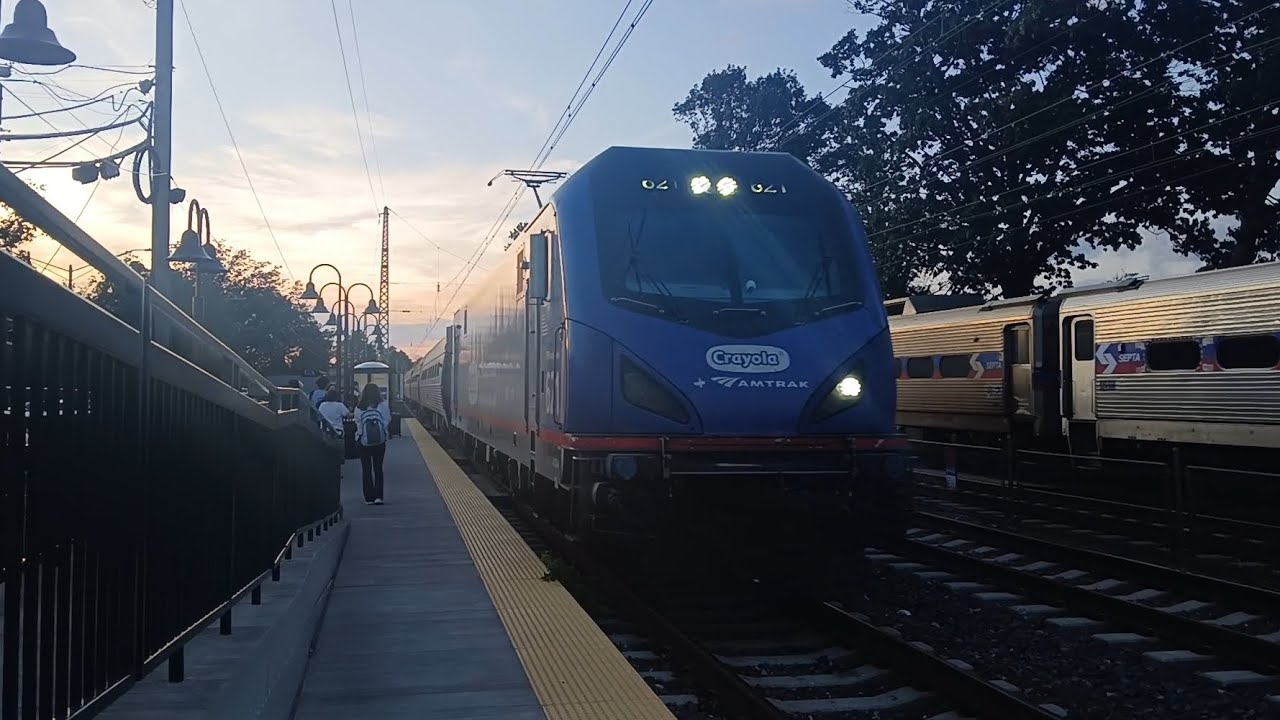 Amtrak ACS-64 #621 (Blue Crayola Unit🔷️) leads Keystone Service train ...