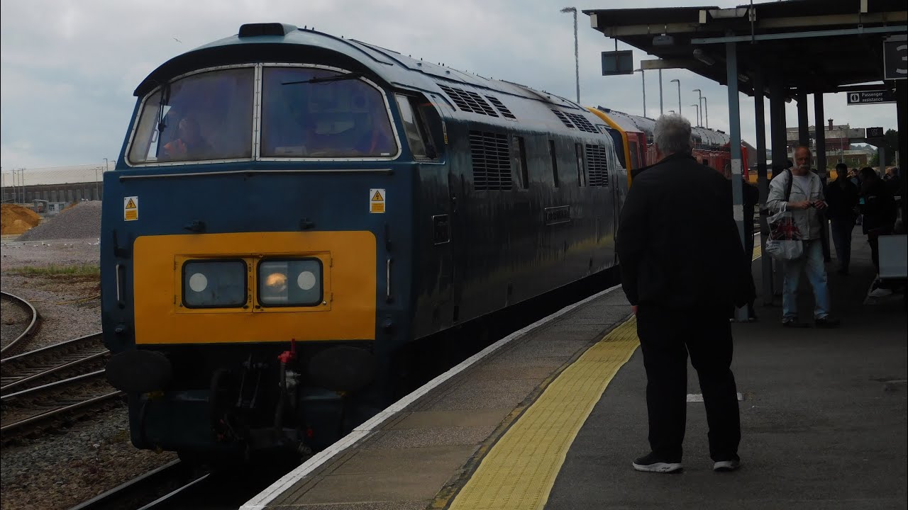 D1015 Western Champion 20311 & 20302 at Eastleigh | 0Z20 Eastleigh ...