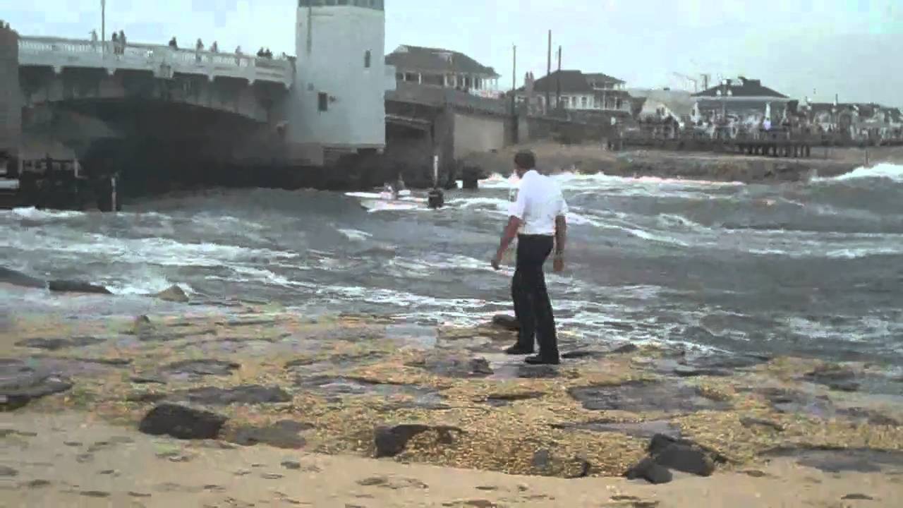 Belmar- Shark River Inlet Boater and Police Hurricane EARL. - YouTube