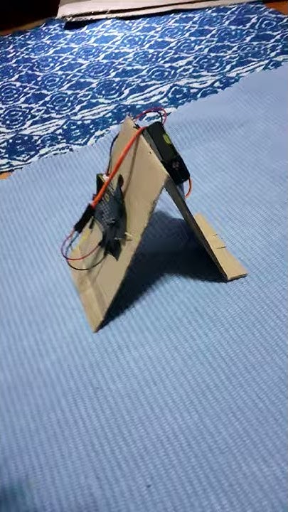 Walking cardboard robot BBC Micro:bit - YouTube