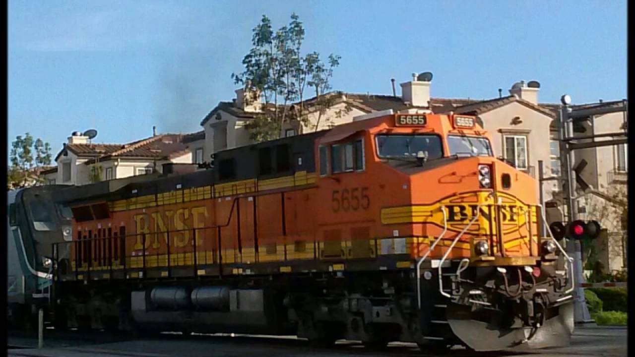 UP 8266 Business Special and Metrolinks at El Monte 3/18/16 - YouTube