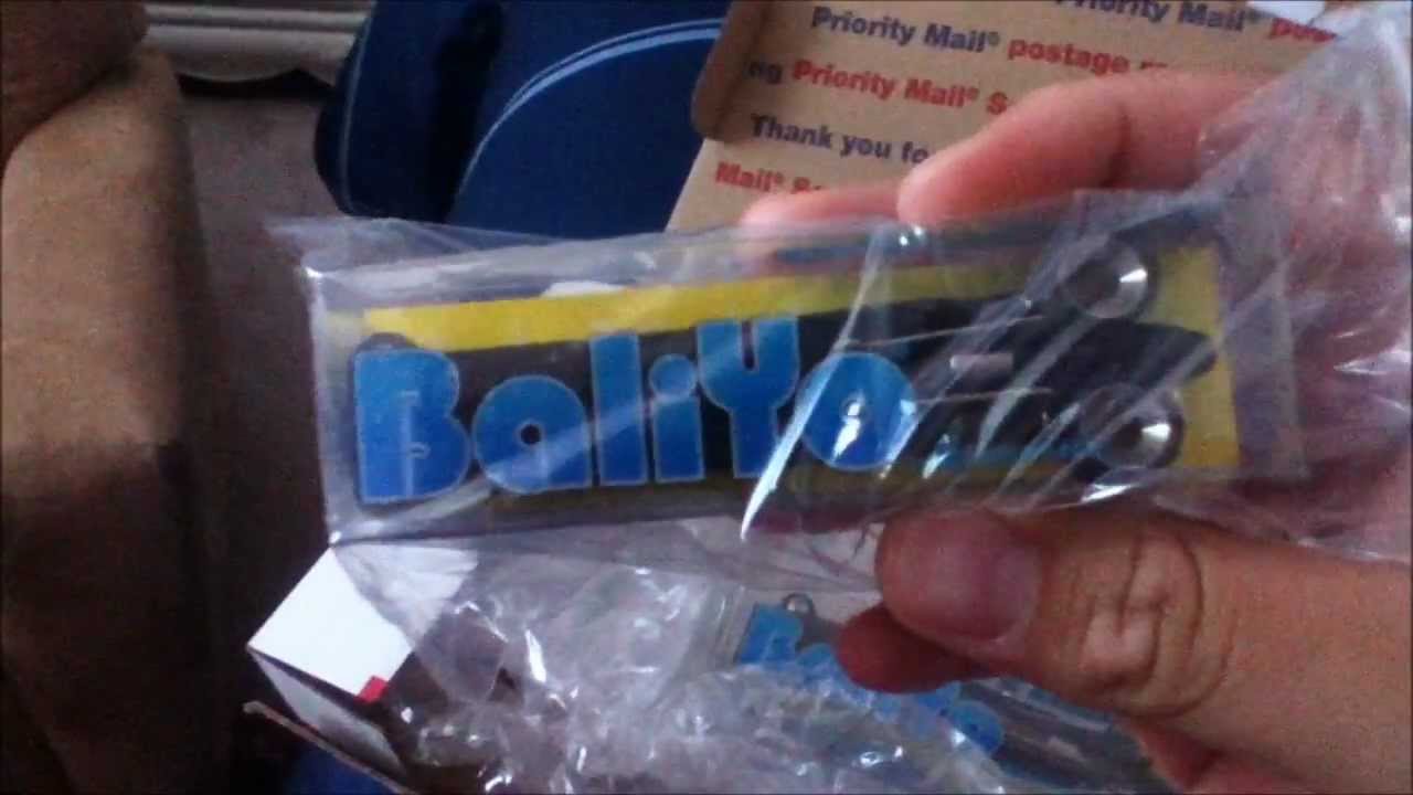 UNBOXING SPYDERCO BALIYO BALISONG STYLE PEN - YouTube