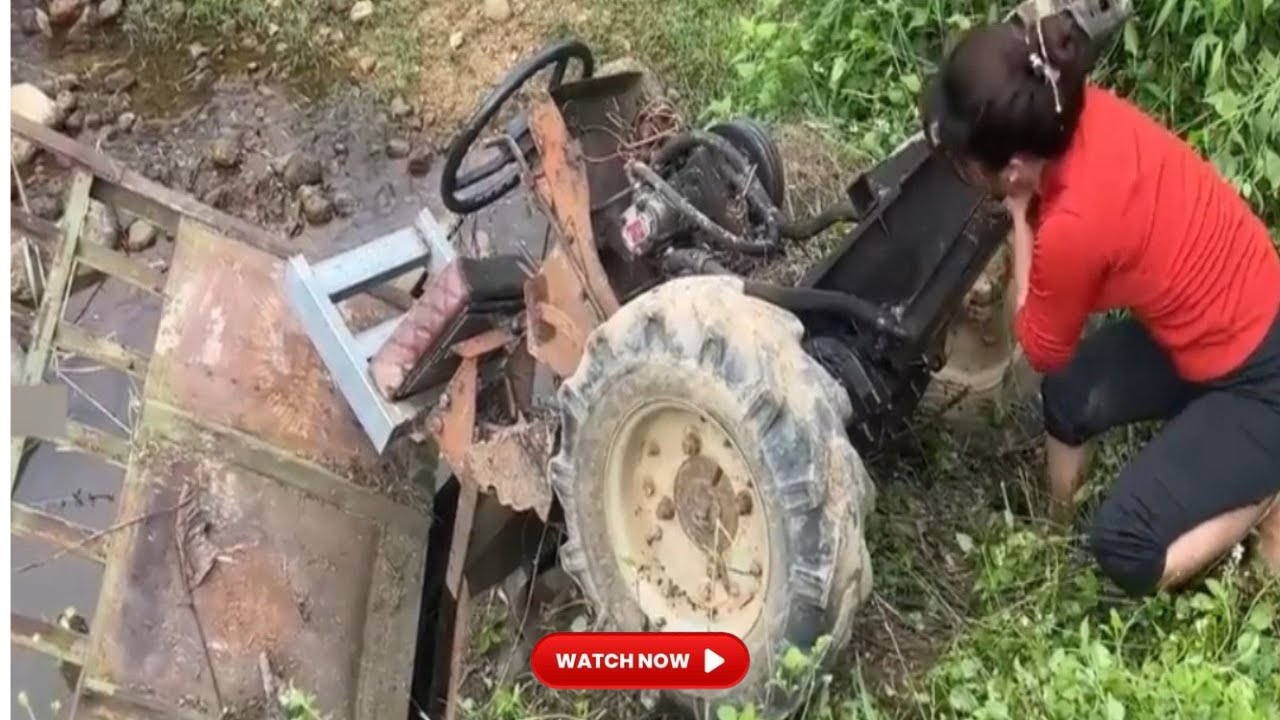 Started_rescuing_a_farm_machine_that_fell_off_a_bridge,_can_it_be - YouTube