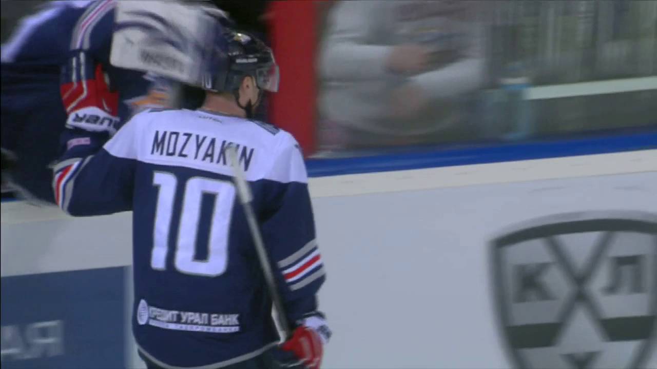 Sergei Mozyakin scores 429th career goal, edges Boris Mikhailov for 1st ...