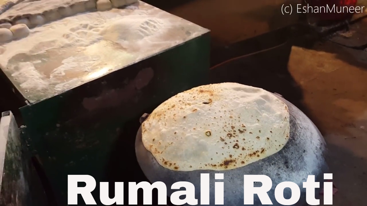 Roomali Roti Tawa | Flat Bread | Lahore Street Food II | Fast Worker ...