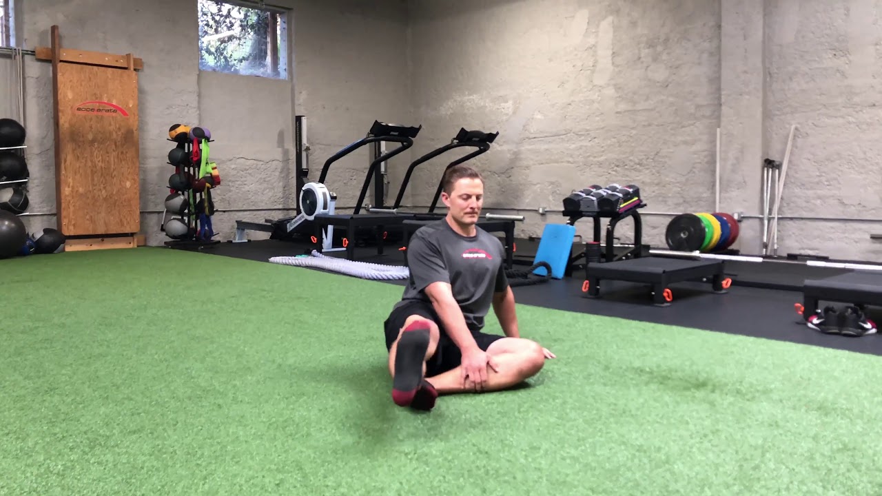 Seated 90 90 Rear Hip Internal Rotation to CARs - YouTube