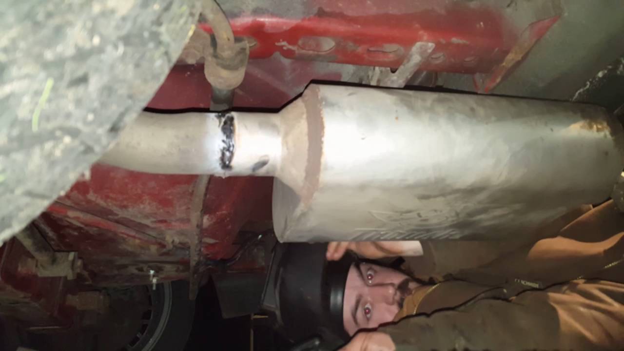 FIXING MY MUFFLER THAT FELL OFF! - YouTube
