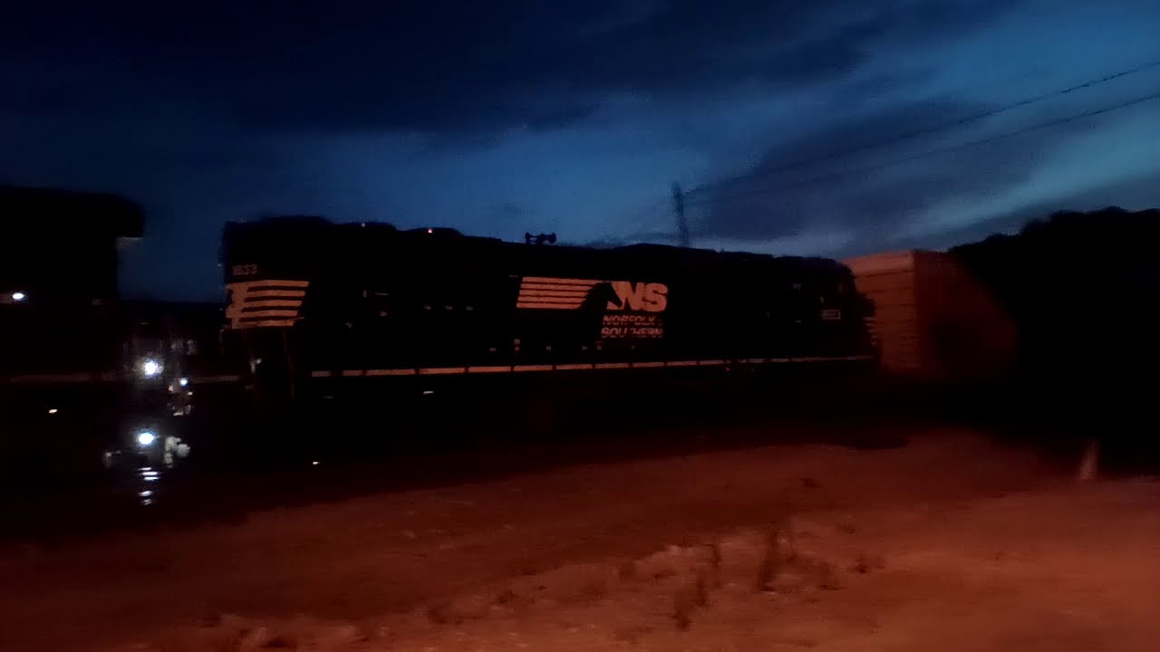 NS 3677 ET44AC leads NS 177 with great horn show and NS 1833 - YouTube